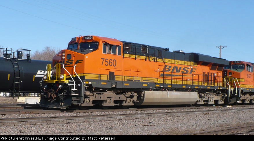 BNSF 7560